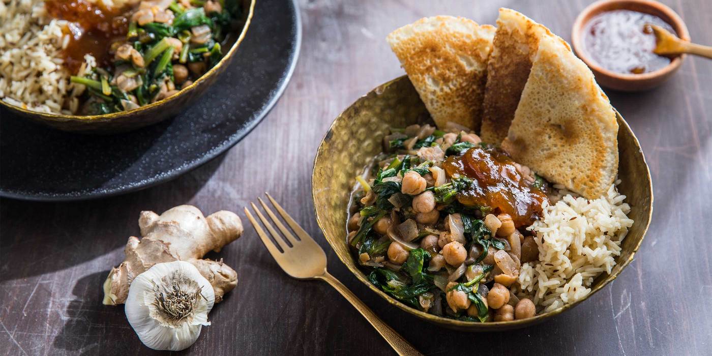 Chickpea Saag with Naan and Mango Chutney